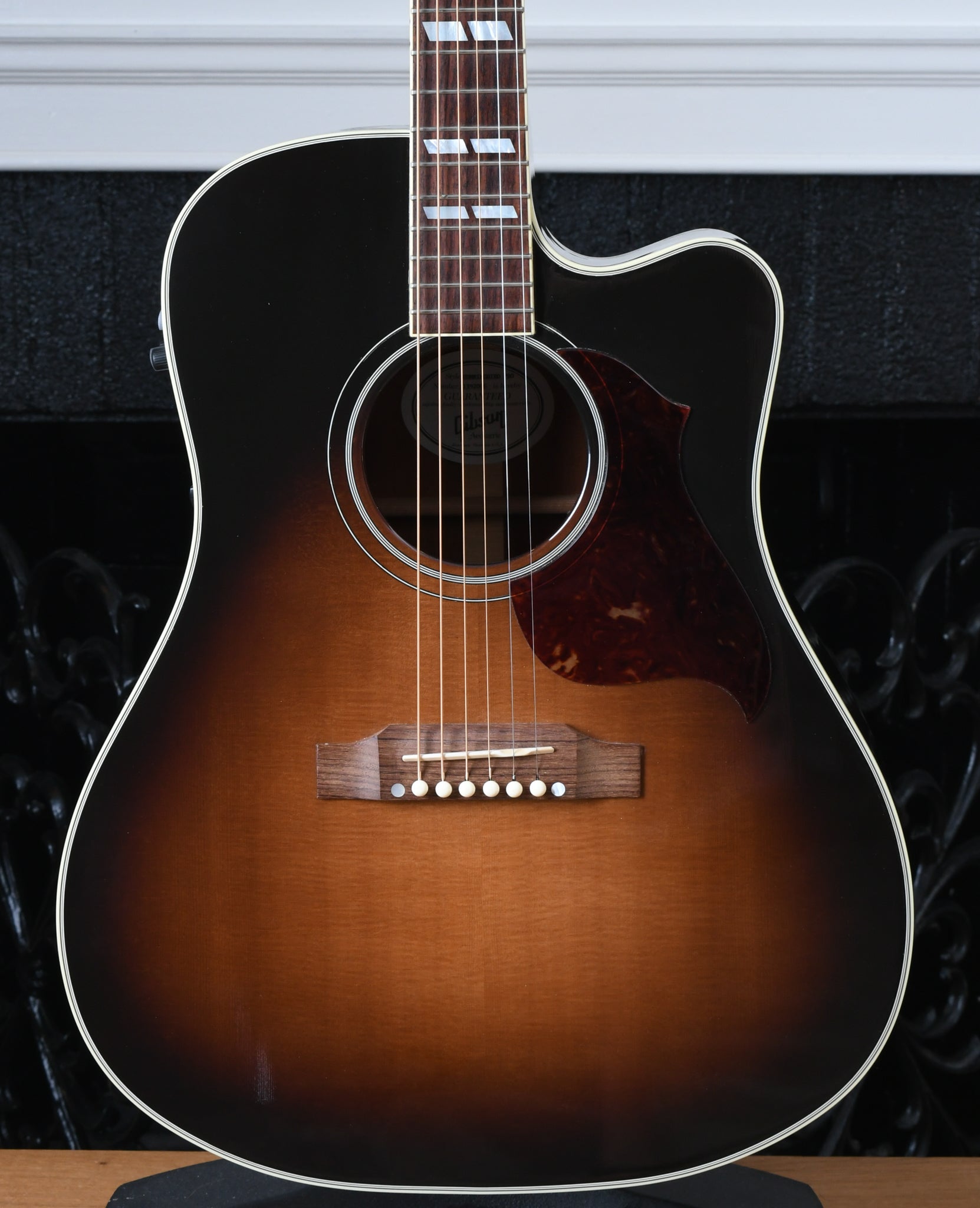 Gibson Hummingbird Pro Cutaway